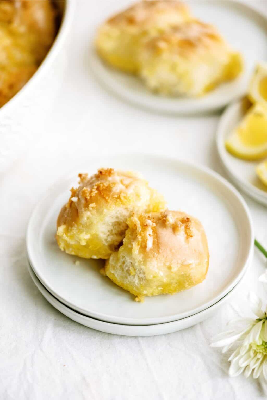 Lemon Pull-Apart Rolls Recipe - Six Sisters' Stuff