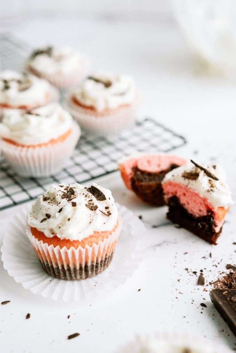 Neapolitan Cupcakes Recipe - Six Sisters' Stuff