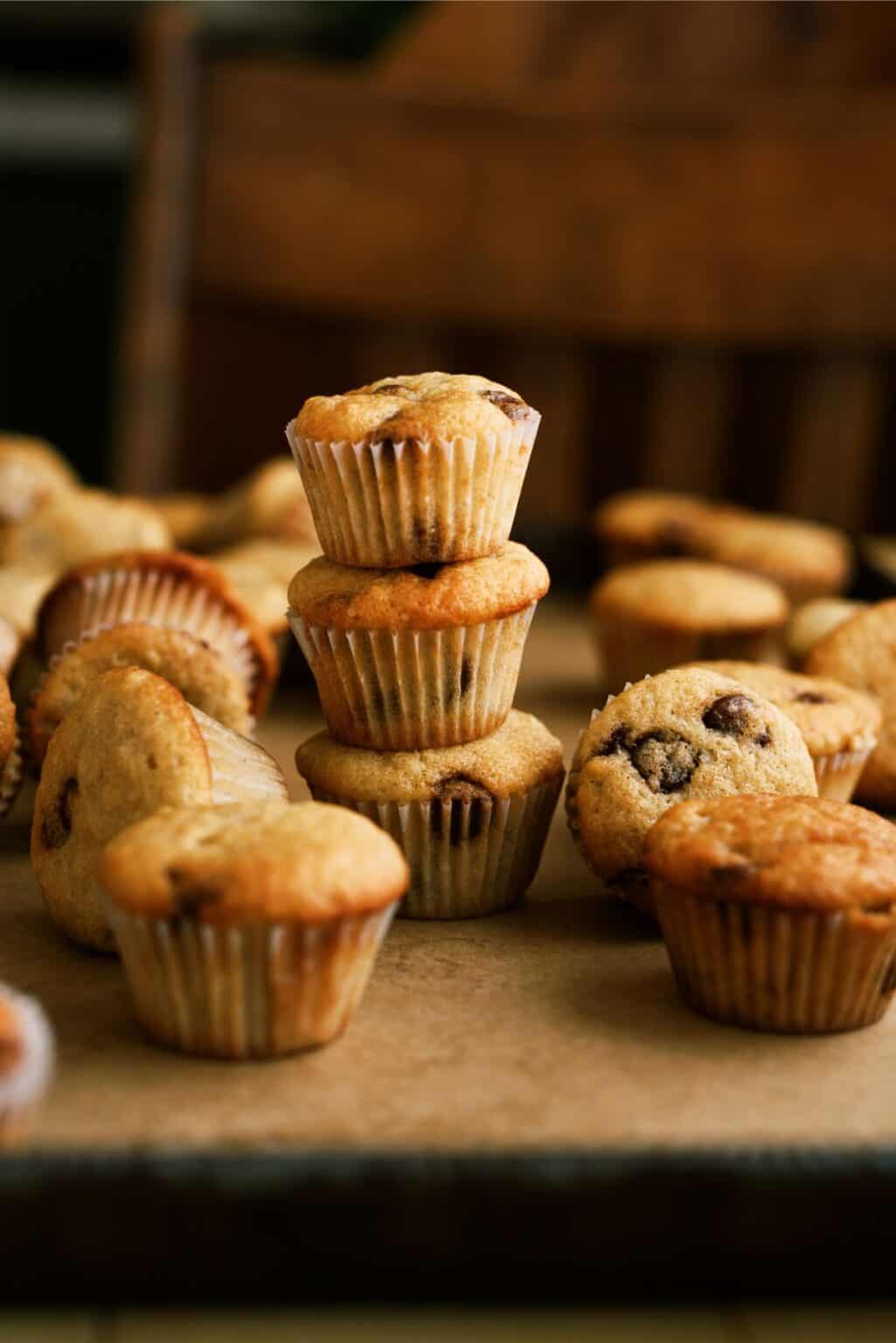 Mini Banana Chocolate Chip Muffins Recipe - Six Sisters' Stuff