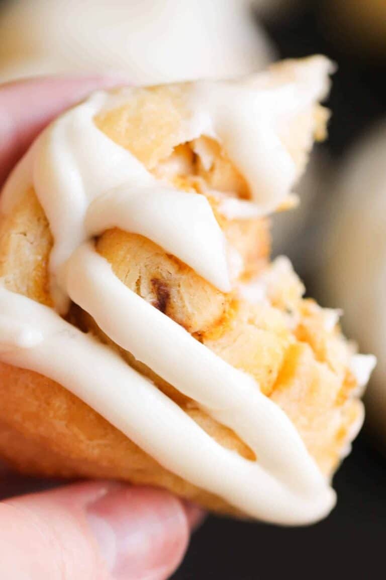 Mini Pumpkin Cinnamon Rolls Recipe - Six Sisters' Stuff