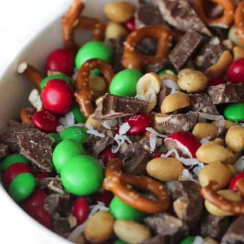 Christmas Trail Mix Recipe - Six Sisters' Stuff