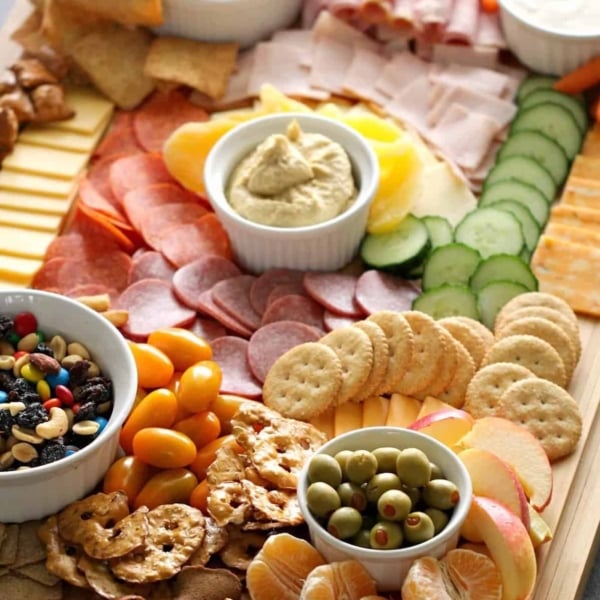 How To Make A Kid-Friendly Charcuterie Board - Six Sisters' Stuff