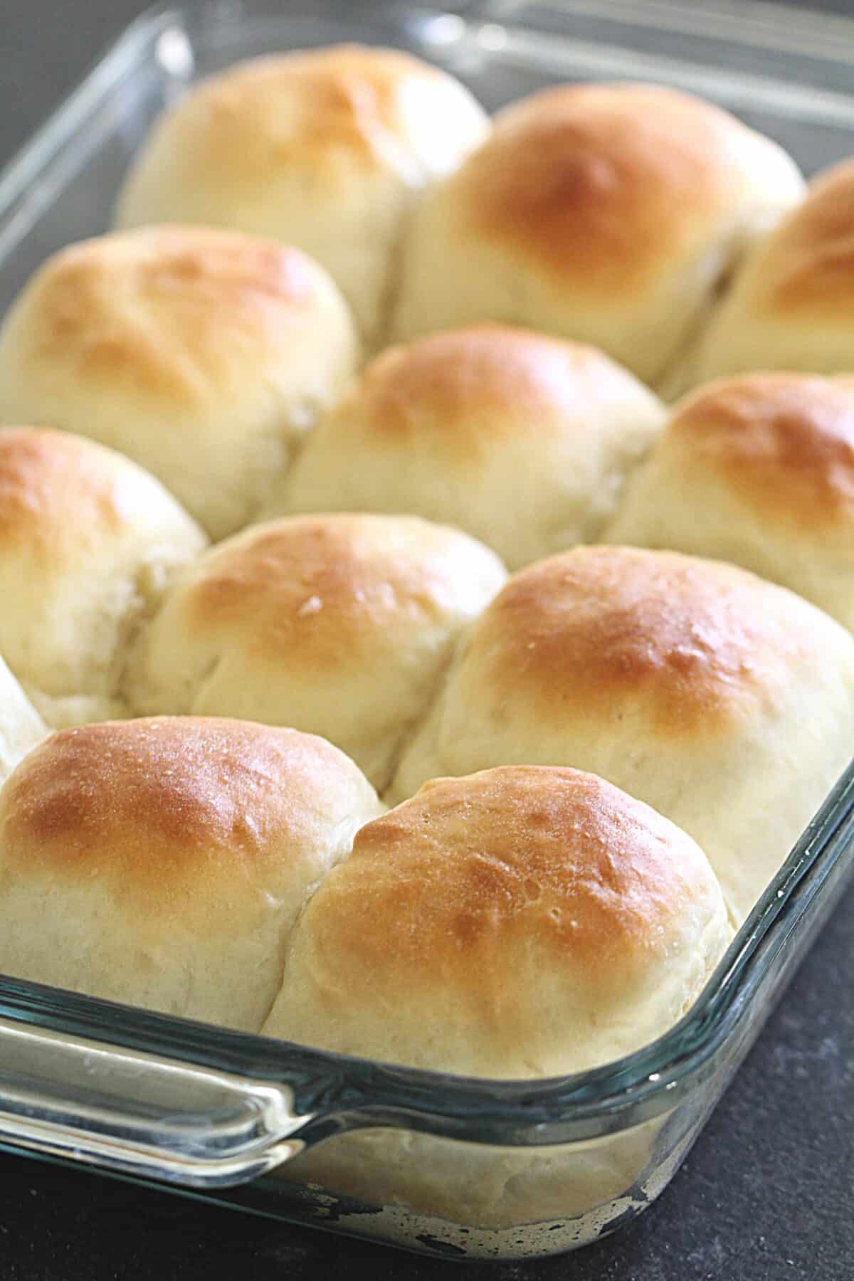 30 Minute Homemade Rolls Recipe - Six Sisters' Stuff