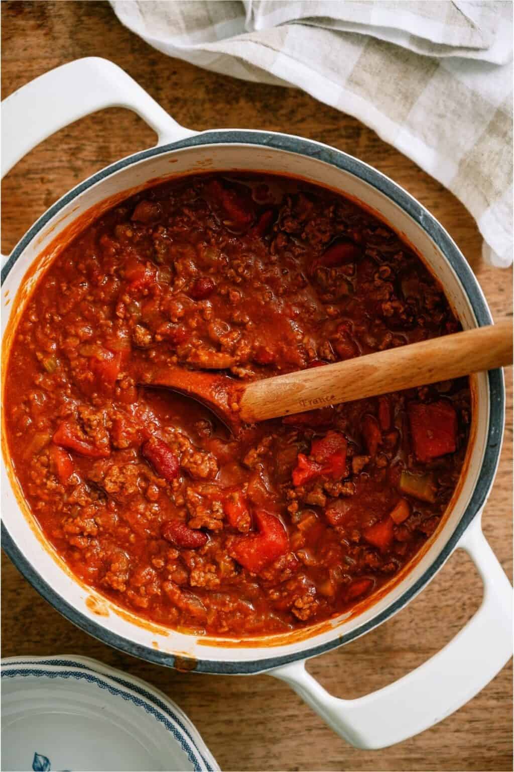 Mom's Crockpot Chili Recipe - Six Sisters' Stuff