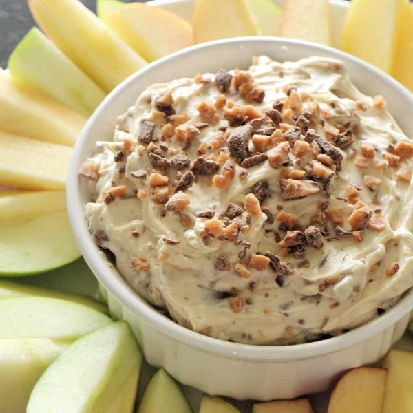 Toffee Apple Dip Recipe - Six Sisters' Stuff