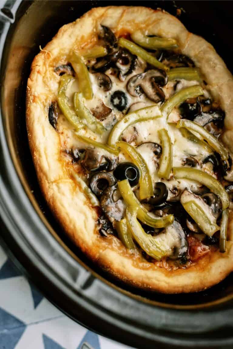 Slow Cooker Deep Dish Pizza Recipe - Six Sisters' Stuff
