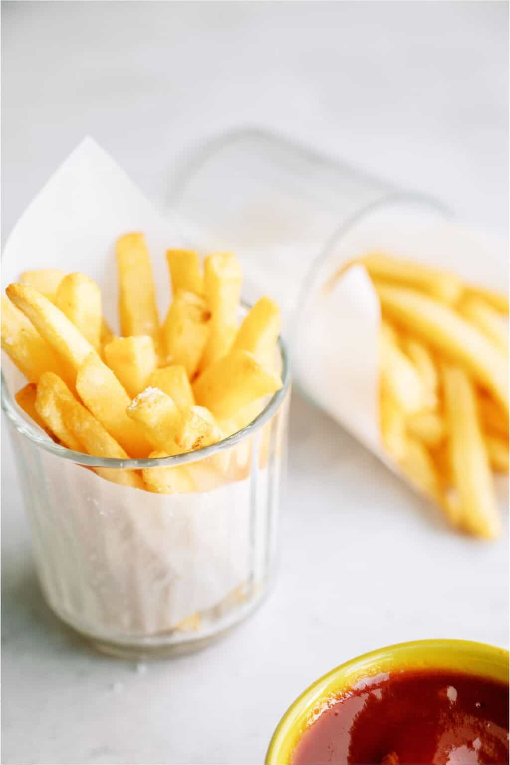 Crispy Air Fryer Frozen French Fries Recipe - Six Sisters' Stuff
