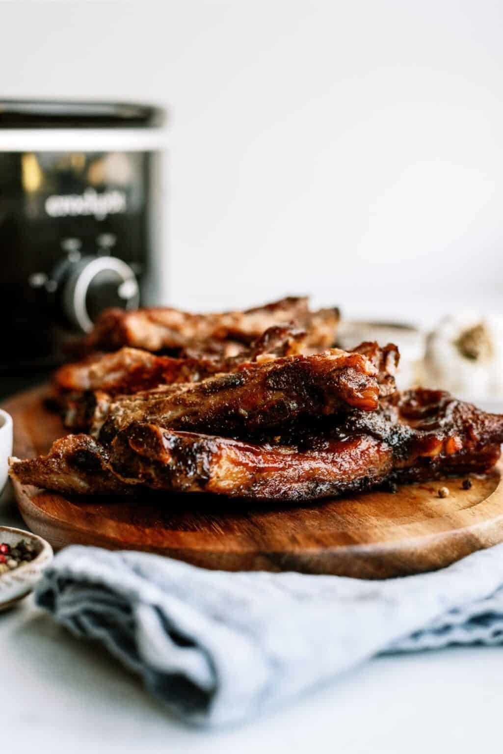 St. Louis Slow Cooker Ribs Recipe - Six Sisters' Stuff