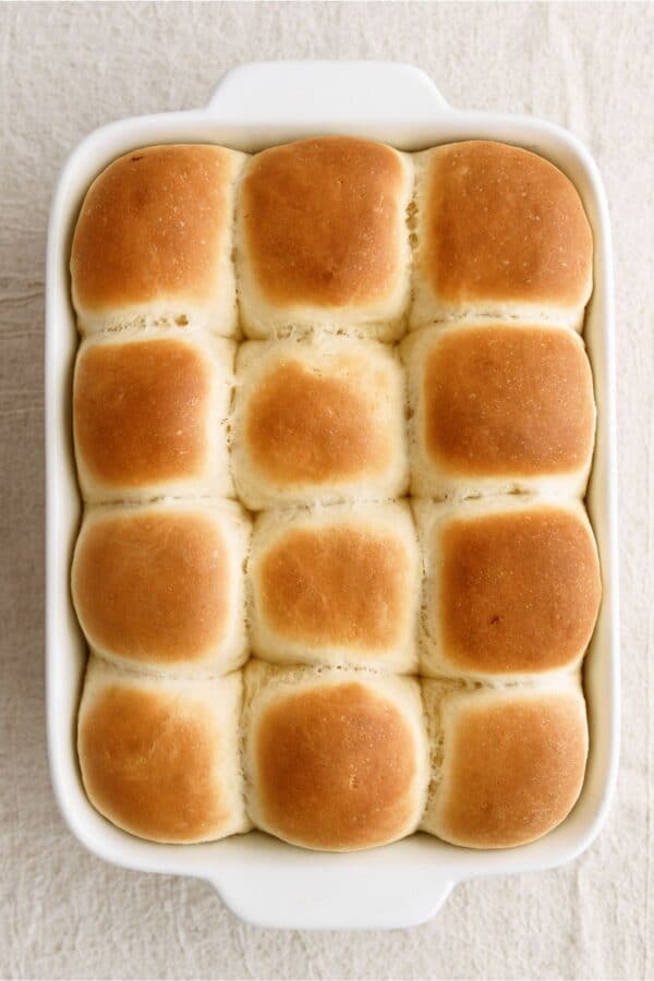 30 Minute Homemade Rolls Recipe - Six Sisters' Stuff