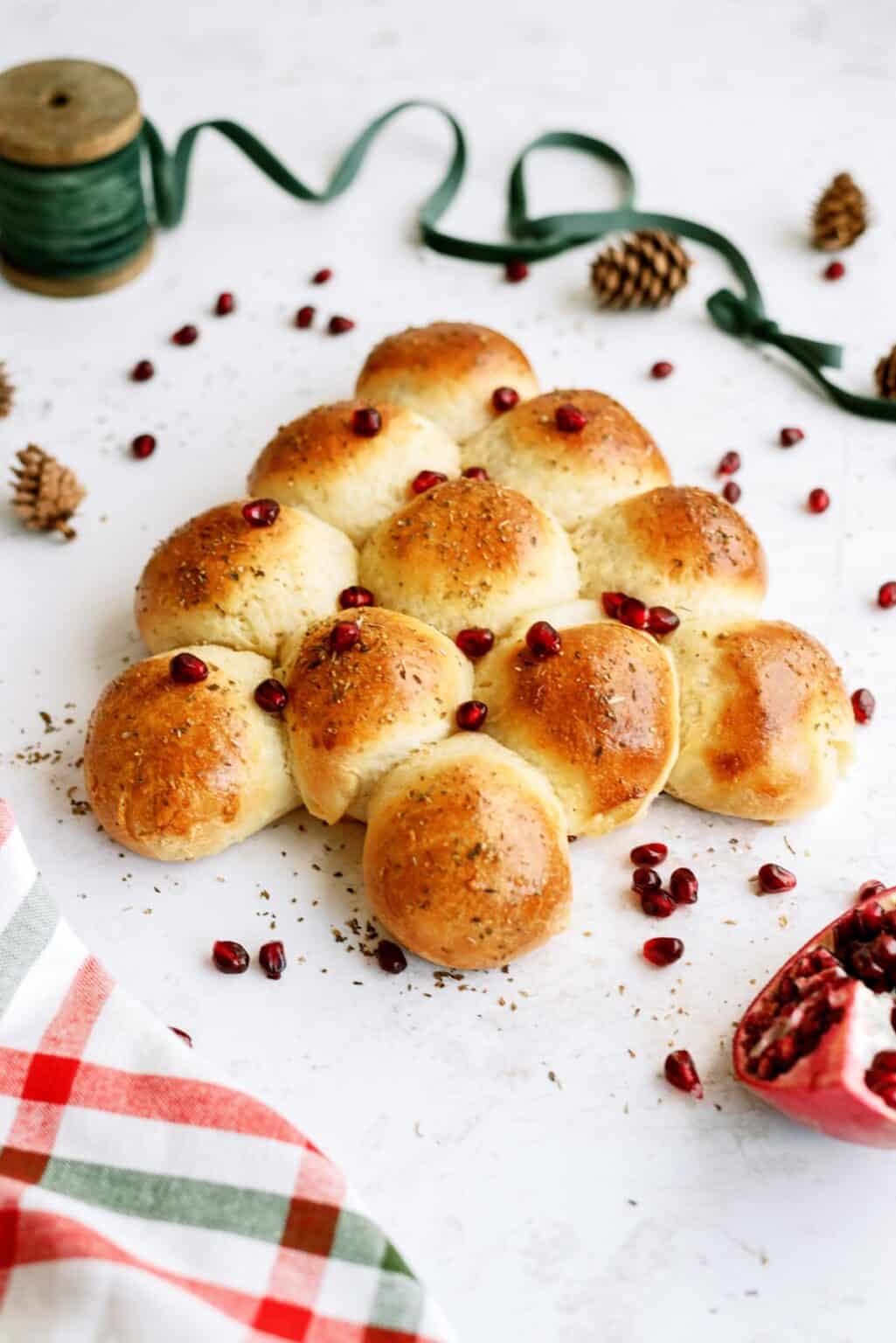 Christmas Tree Dinner Rolls Recipe - Six Sisters' Stuff