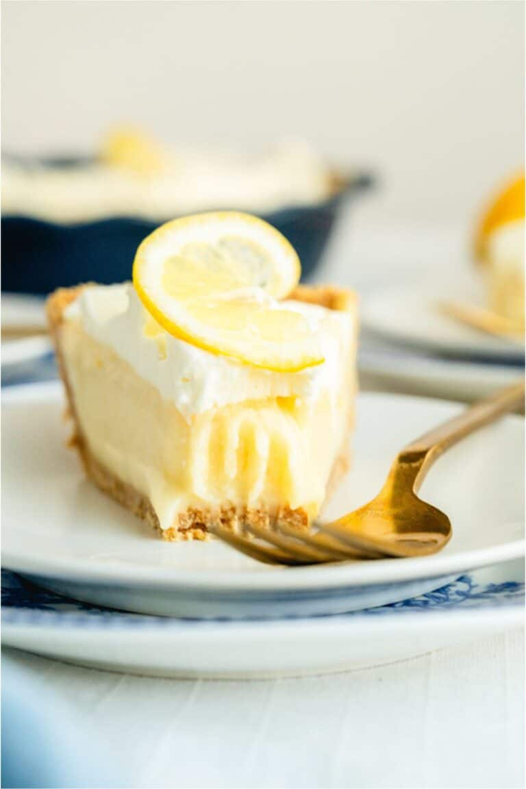 Creamy Lemon Pie Recipe - Six Sisters' Stuff