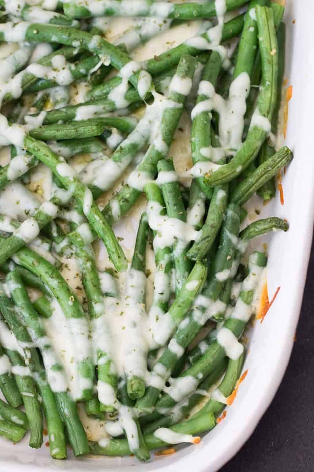 Cheesy Garlic Green Beans Recipe - Six Sisters' Stuff