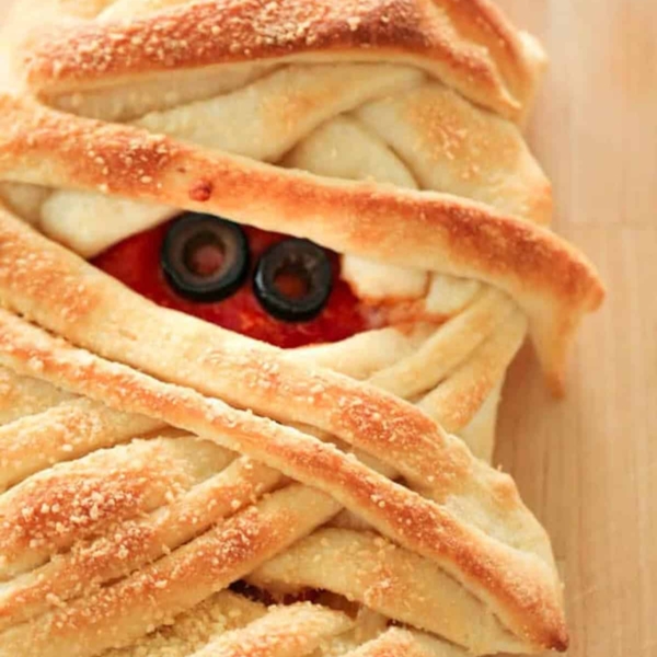 Mummy Pizza Braid Recipe - Six Sisters' Stuff