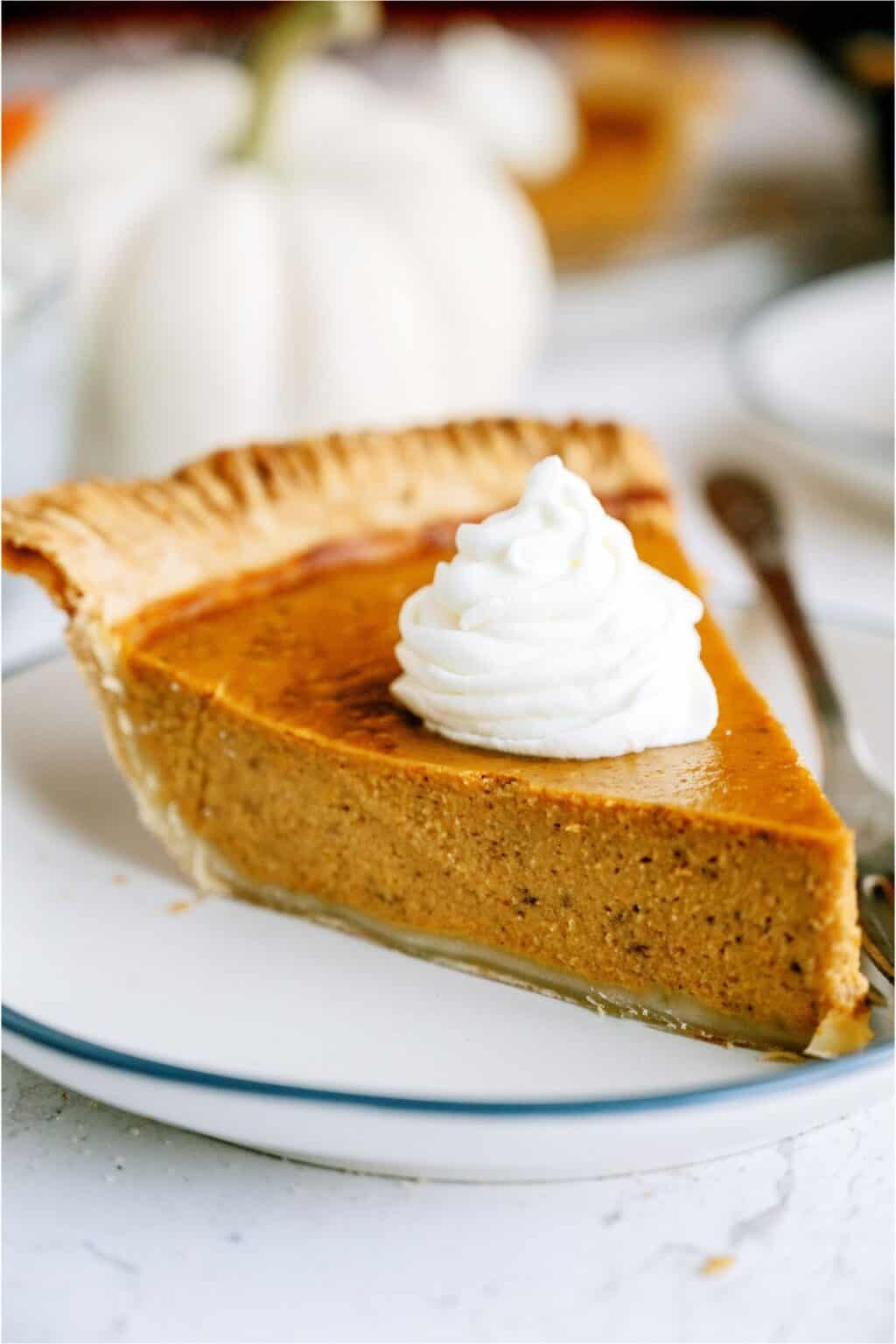 Homemade Fresh Pumpkin Pie Recipe - Six Sisters' Stuff