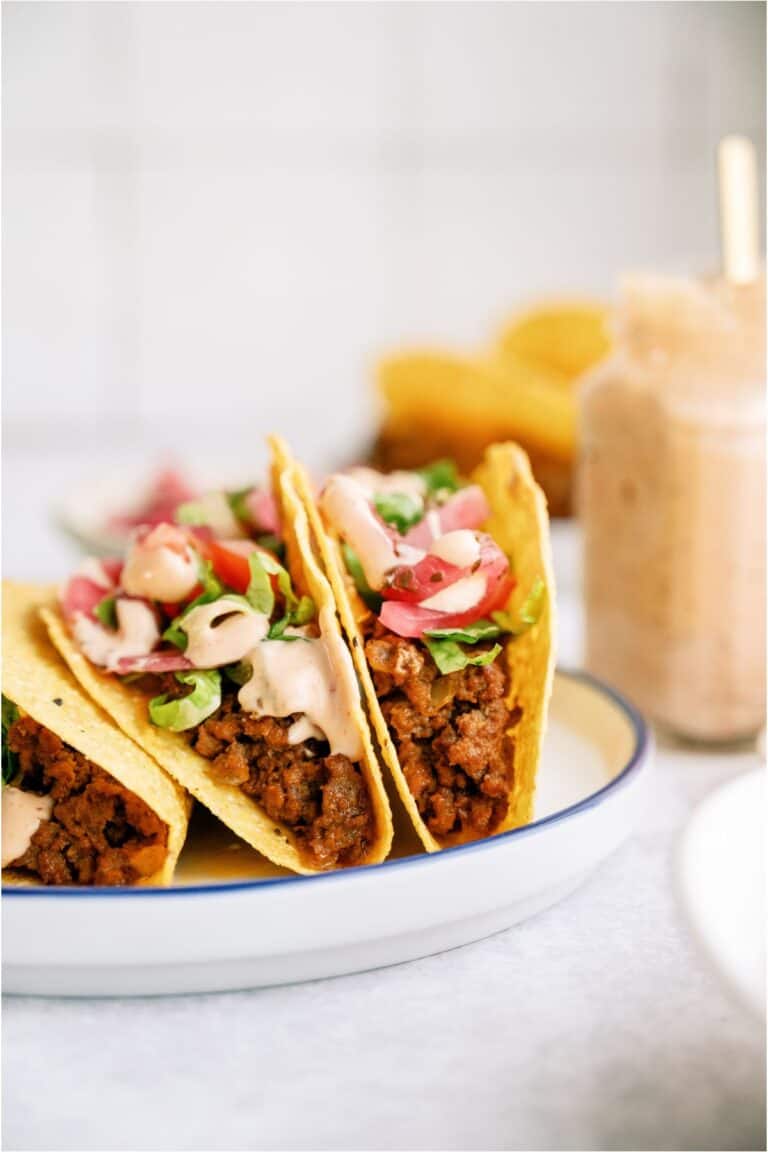 Cheeseburger Tacos Recipe - Six Sisters' Stuff