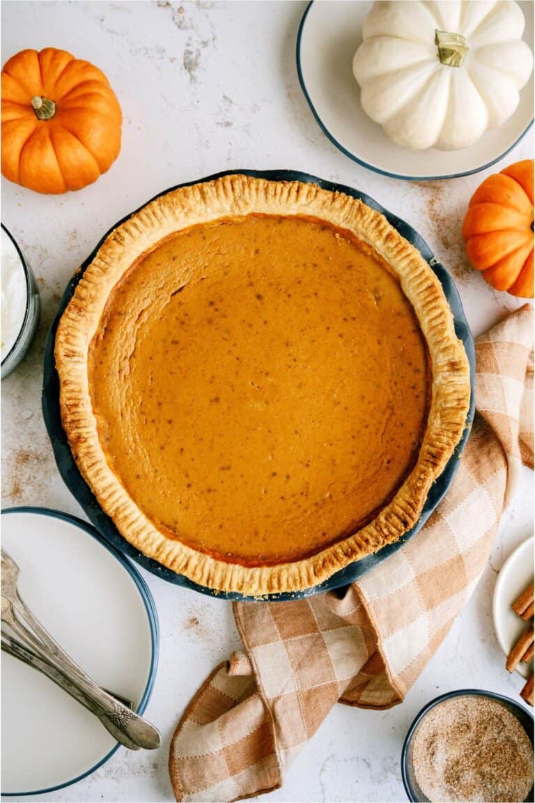 Homemade Fresh Pumpkin Pie Recipe - Six Sisters' Stuff