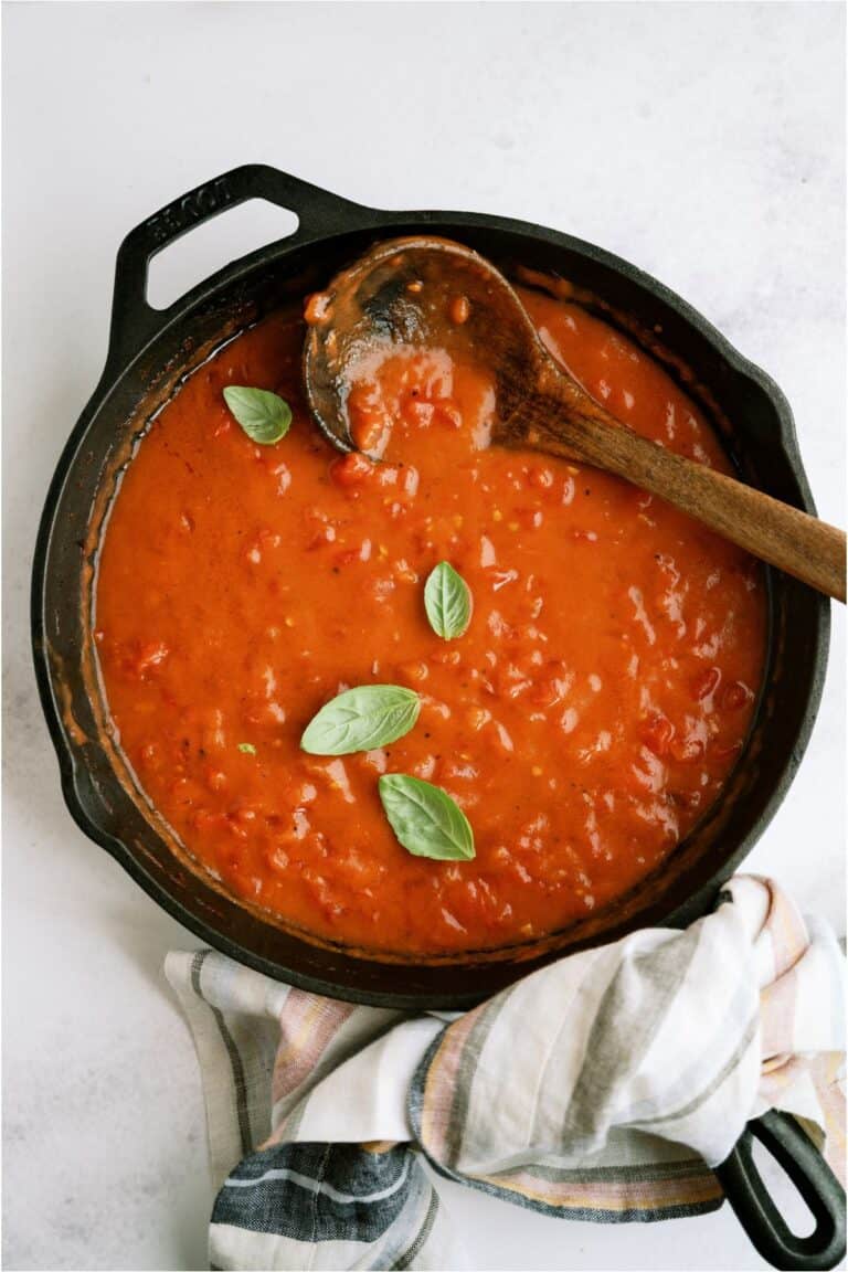 Tomato Gravy (Traditional Southern Recipe) - Six Sisters' Stuff