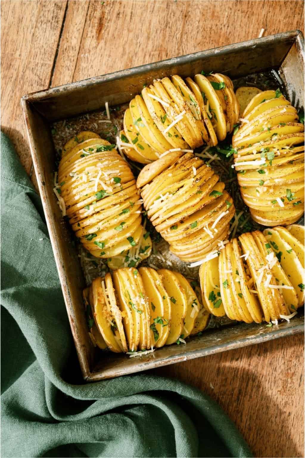 Crispy Hasselback Potatoes Recipe - Six Sisters' Stuff
